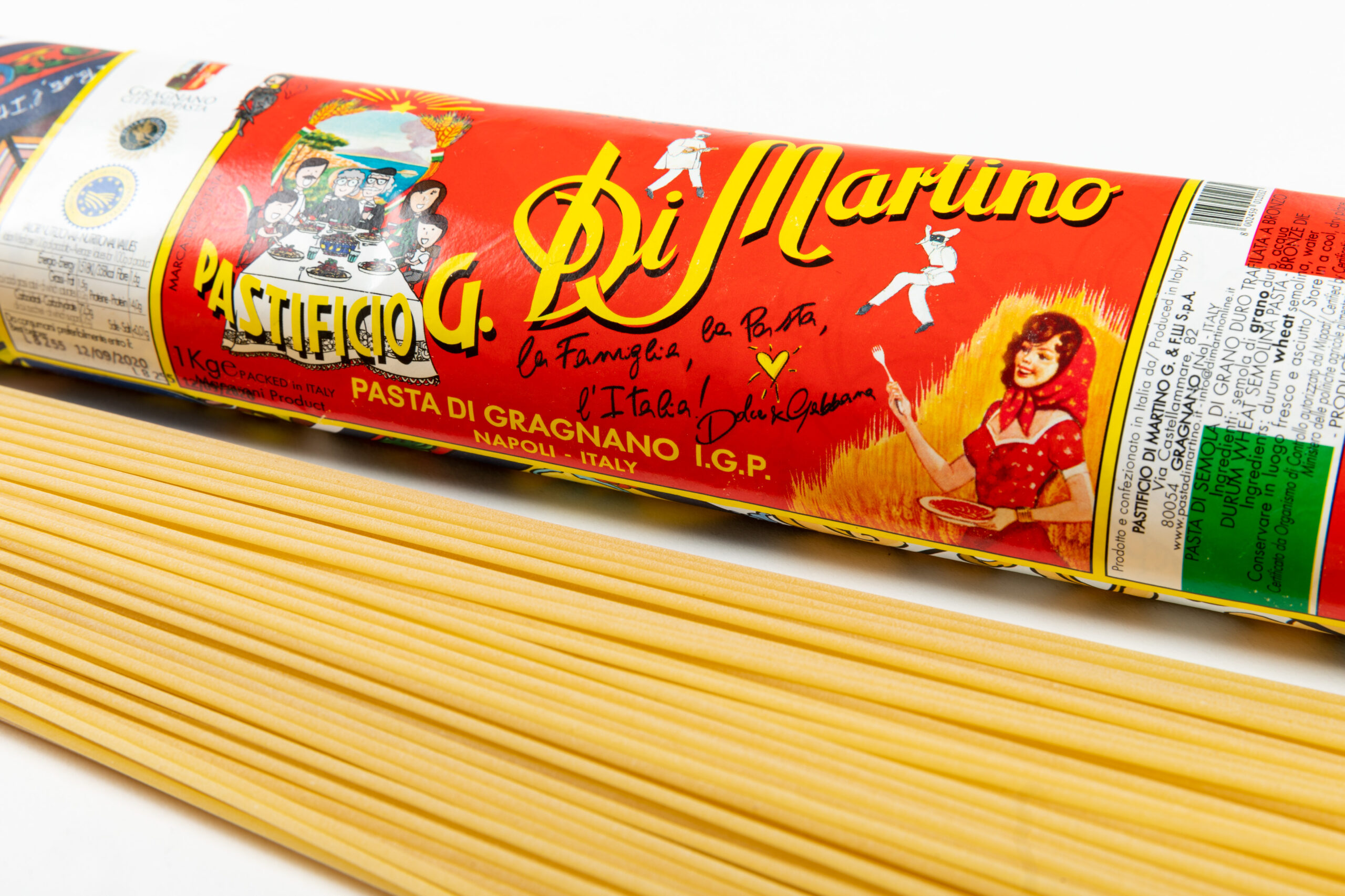 Long hand-wrapped Spaghetti - Pastificio Di Martino has hand-wrapped